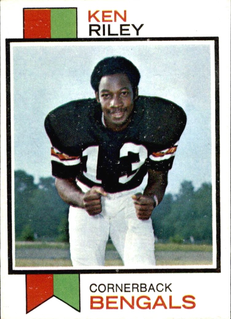 2023 Pro Football Hall of Fame Class Has Wide Range of Rookie Cards